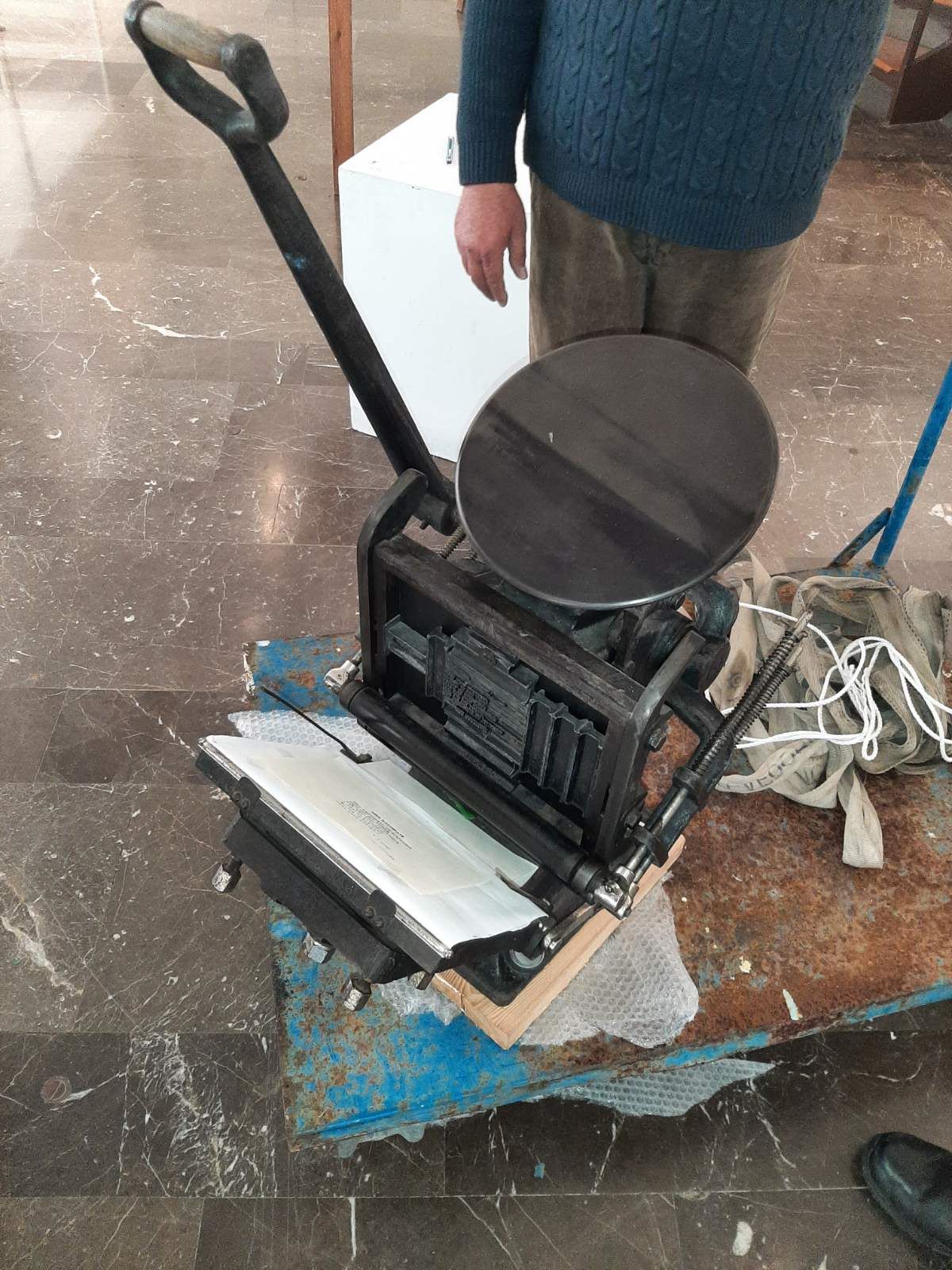 Στη Χίο το παράνομο τυπογραφείο του Φώτη Αγγουλέ | Alithia.gr | online ενημέρωση για τη Χίο ...