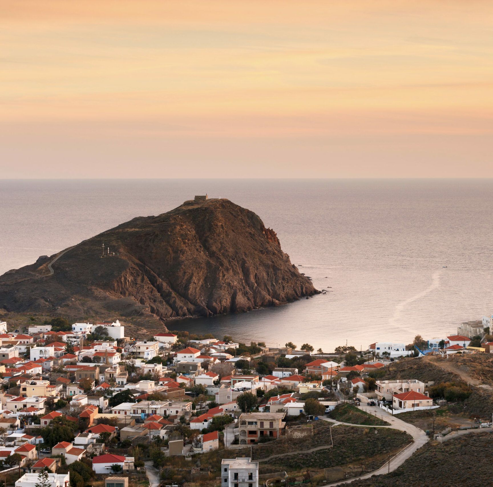 Τα Ψαρά αλλάζουν. Τι σχεδιάζει το ιστορικό νησί του βορείου Αιγαίου | Alithia.gr | online ...