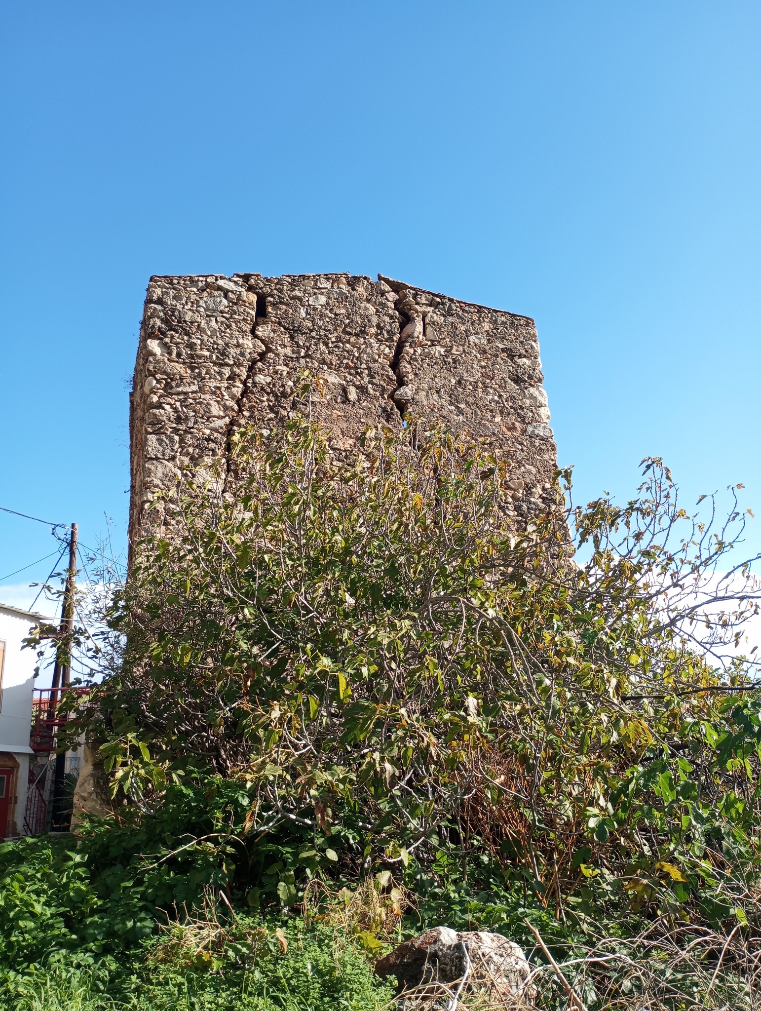 Κατέρρευσε ο Μεσαιωνικός Πύργος Καρδαμύλων | Alithia.gr | online ενημέρωση για τη Χίο | ΑΛΗΘΕΙΑ ...