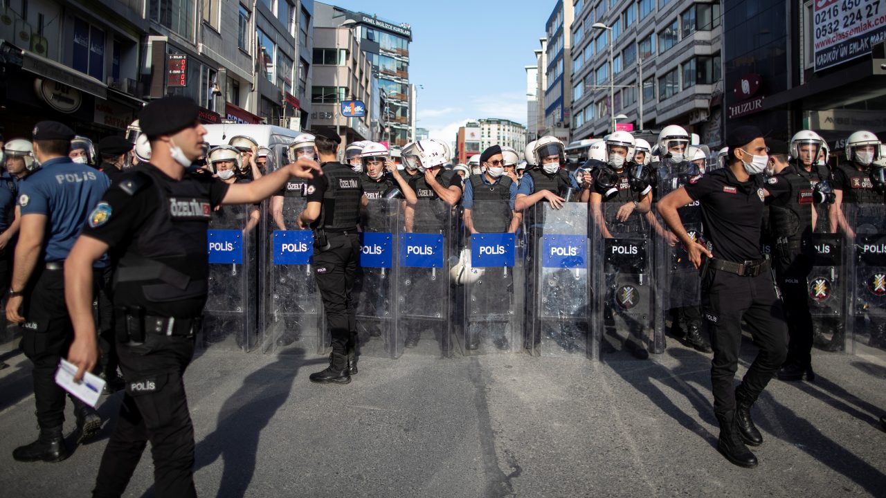 Ο Πατριάρχης και τα… ΜΑΤ Τουρκίας | Alithia.gr | online ενημέρωση για ...